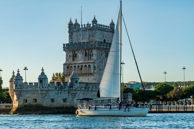 Lisbon boat tour with drinks - Authentic Experiences and Authenticity