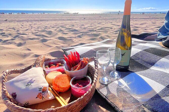Lisbon Brunch Beach Picnic with Beach Set-up and Transfers - FAQ