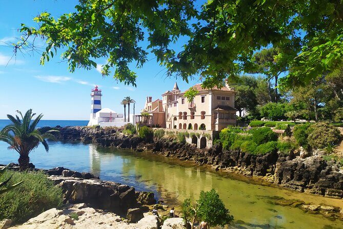 Lisbon: Cascais, Cabo da roca private tour - FAQs