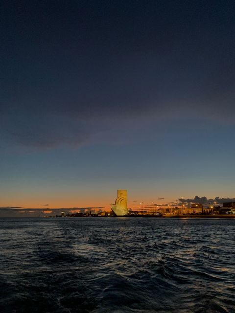 Lisbon: City Boat Cruise Daytime/Sunset/Night with Champagne - FAQ