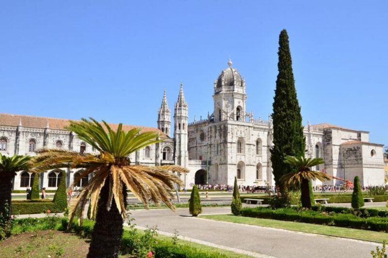 Lisbon City Tour: All Must-See Attractions with Expert Guide - Key Points