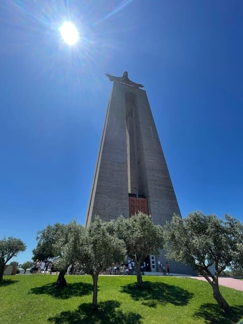 Lisbon City Tour HALF DAY 4h - VAN - Key Points