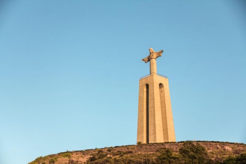 Lisbon: Cruise to the Beach with BBQ, Open Bar and Music - What the Reviews Say