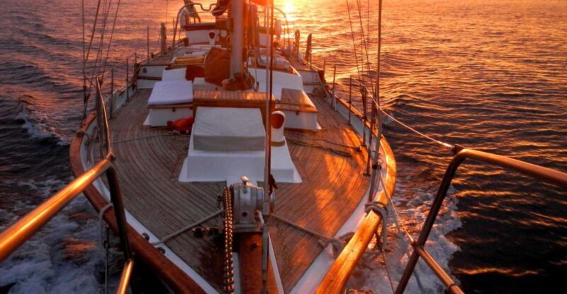 Lisbon: Daylight or Sunset on a Vintage Sailboat - The Itinerary in Detail