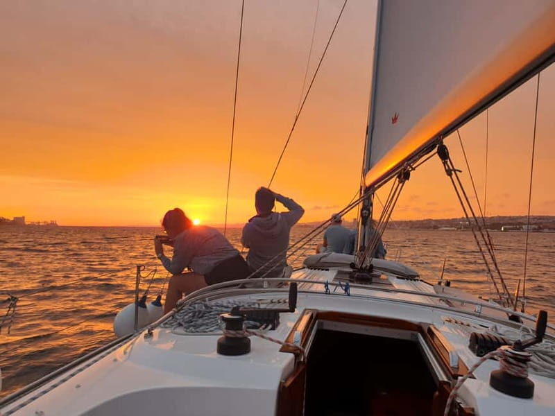 Lisbon: Daytime or Sunset Boat Cruise with History and Wine - Practical Considerations and Tips