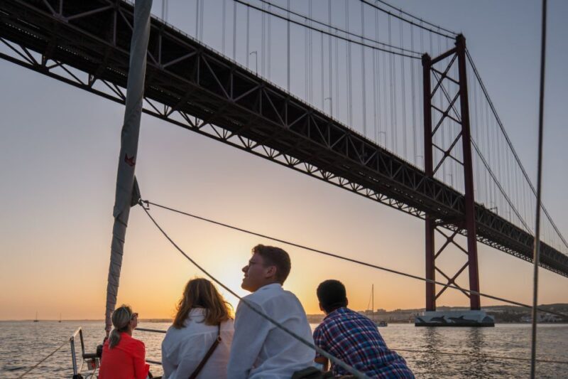 Lisbon: Daytime/Sunset/Night City Sailboat Tour with Drink - FAQs