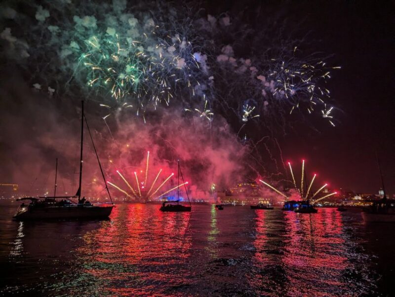 Lisbon: Dazzling New Year's Private Boat Tour (2h) - FAQ