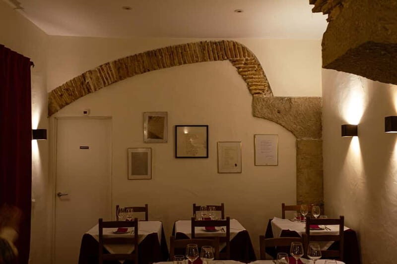 Lisbon: Dinner with Rising Stars of Fado at Canto do Poeta - Accessibility and Practical Aspects