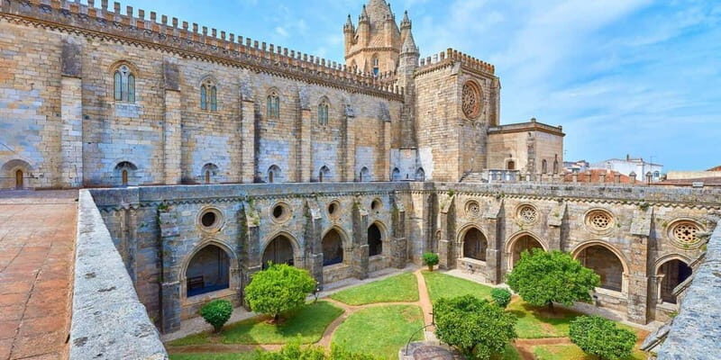 Lisbon: Évora, Vila Viçosa, & Estremoz Guided Tour - The Guiding Experience