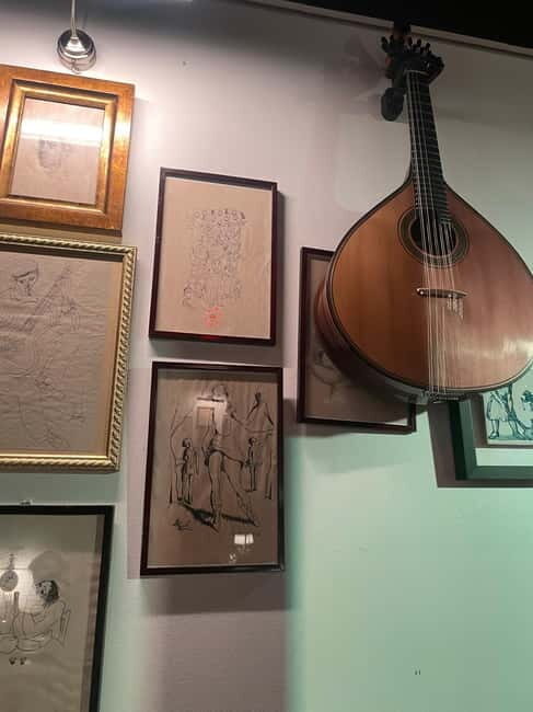 Lisbon: Fado Dinner Show with Traditional Portuguese Cuisine - Key Points