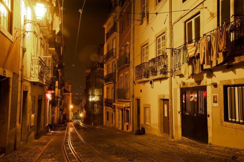 Lisbon: Fado Show with Dinner and City Tour - An Immersive Evening in Lisbon: What to Expect