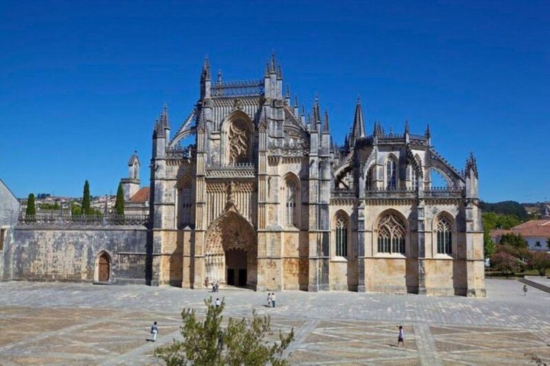 Lisbon: Fátima, Batalha Monastery, Nazaré and Óbidos Tour - Who Should Consider This Tour?