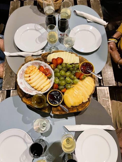Lisbon: Food and Wine tasting tour in Local Hidden Gems - Authentic Lisbon: Food and Wine Tasting Tour Through Hidden Gems