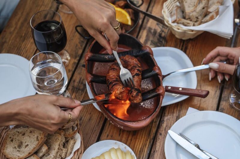 Lisbon: Food Tour with Local Tastings and Drinks - Key Points