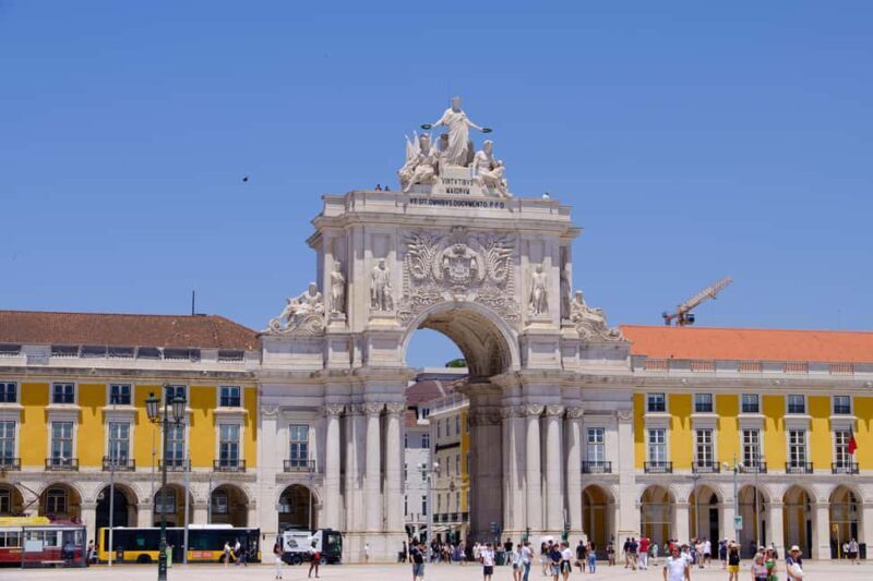 Lisbon Full Day Experience on comfortable minivan - Lisbon Full Day Experience on Comfortable Minivan: An Informative and Entertaining Tour
