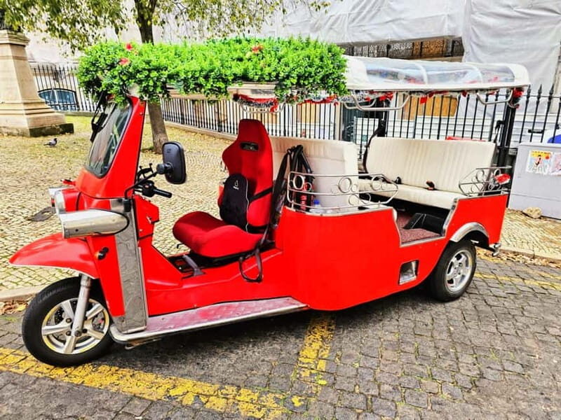 Lisbon: Guided Tuk-Tuk Tour Alfama and history - Key Points