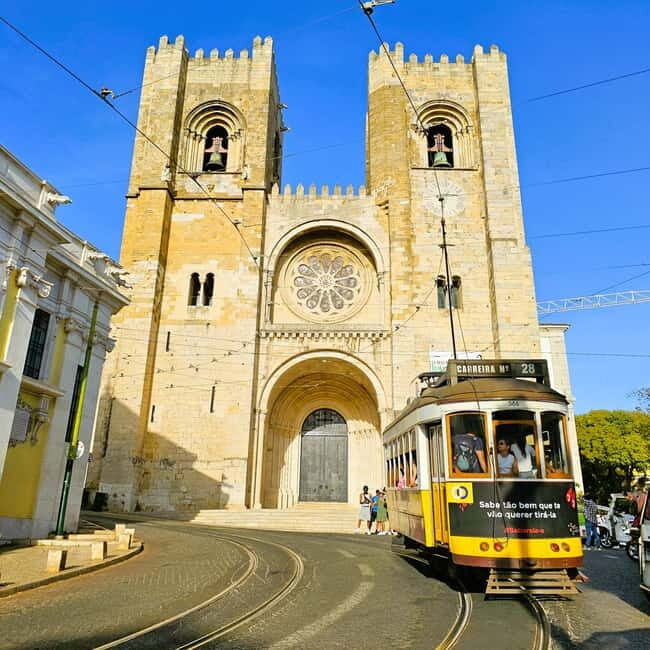 Lisbon: Guided Tuk-Tuk Tour Alfama and history - The Experience: What It Feels Like