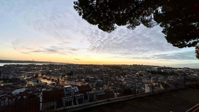 Lisbon: Guided Tuk-Tuk Tour of Hidden Gems and Landmarks II - Key Points
