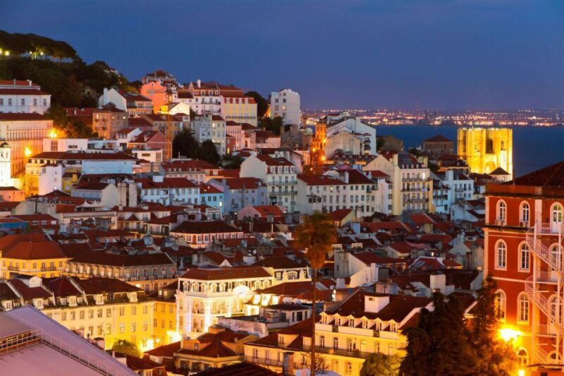 Lisbon: Half-Day Night Group Tour w/ Fado Dinner Show - Who Should Consider This Tour?