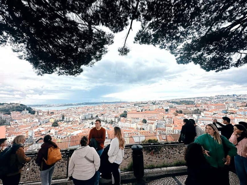 Lisbon: Historical Tour with a vintage Tuk Tuk - Key Points