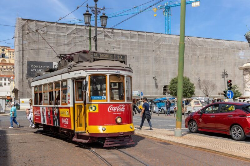 Lisbon: History, Stories and Lifestyle Walking Tour - Guides and the Human Touch
