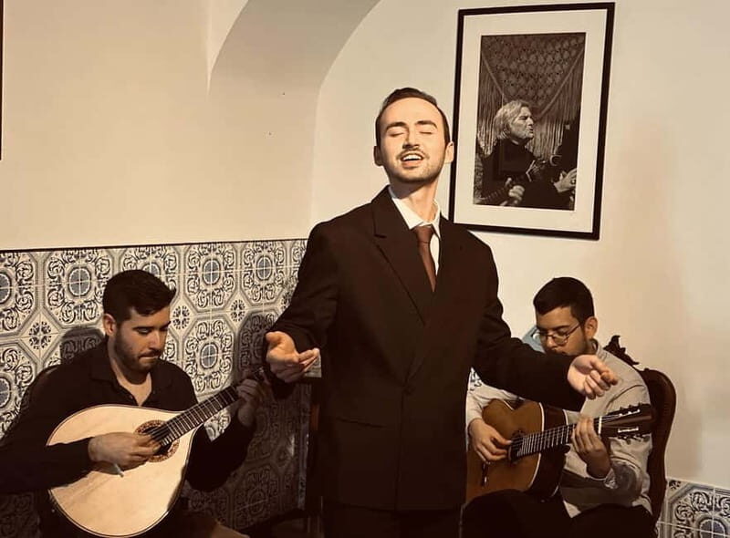 Lisbon: Intimate Fado Show in the Historic Fado District - Key Points