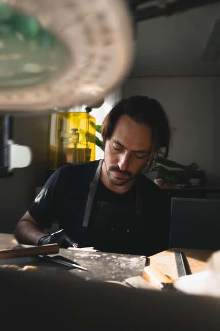 Lisbon: Jewelry Workshop with Local Artisans - The Atmosphere and Setting