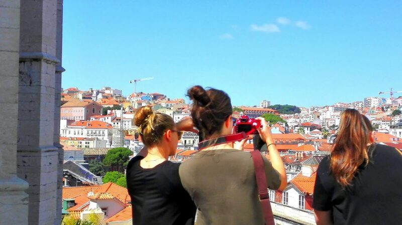 Lisbon: Layover Tour with Airport Pickup and Drop-Off - FAQs