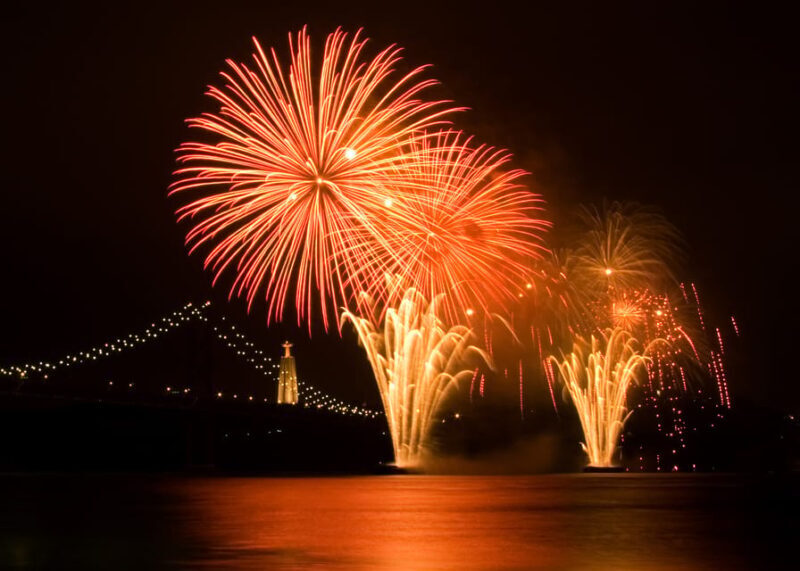 Lisbon: New Year's Cruise with DJ, Open Bar, Snacks and Wine - Key Points