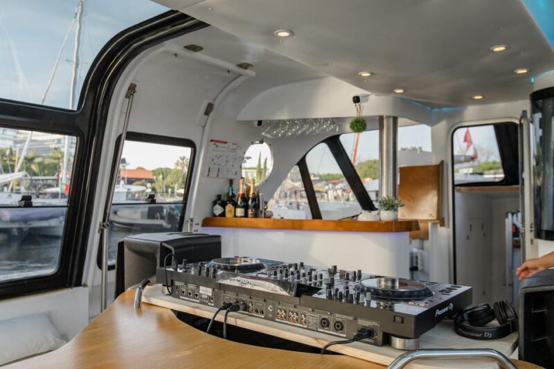 Lisbon: New Year's Cruise with DJ, Open Bar, Snacks and Wine - What Reviewers Say