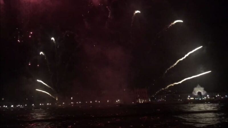 Lisbon: New Year's Eve Fireworks Sail Boat Tour - Key Points