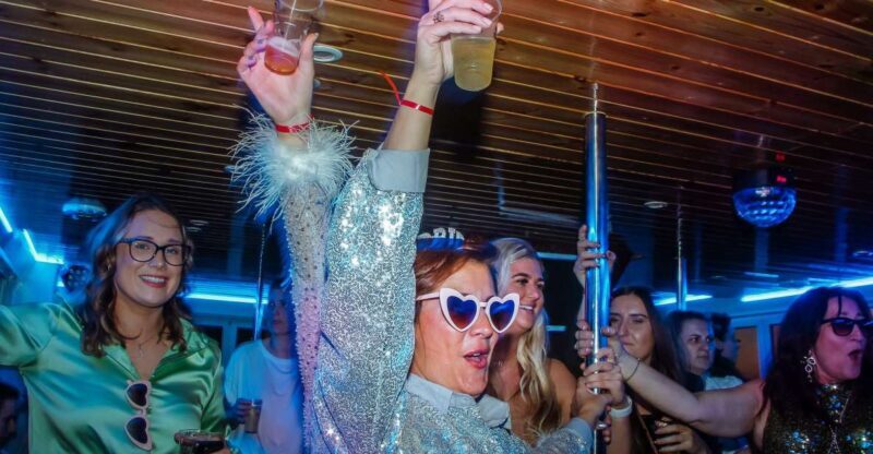 Lisbon: New Year's Eve with Live Dj Fireworks and Open Bar - FAQs