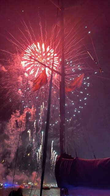 Lisbon: New Year's party on sailboat tour 2025 to 2026 - An Honest Look at the Experience