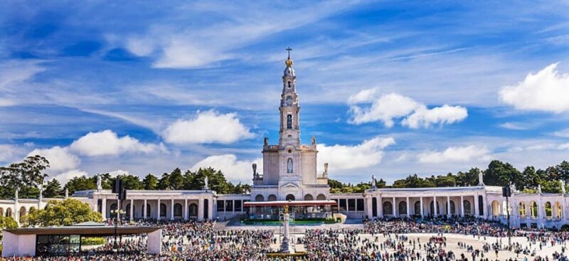 Lisbon: Óbidos, Fátima, Batalha, and Nazaré Day Trip - An In-Depth Look at the Tour