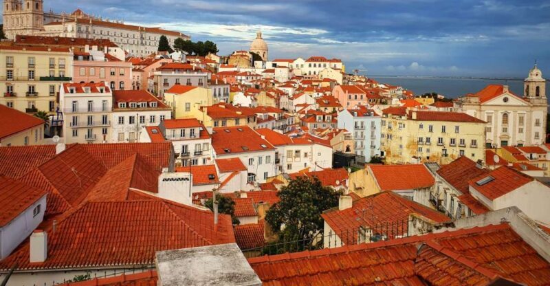 Lisbon: Old Town Tuk Tuk Tour - Key Points
