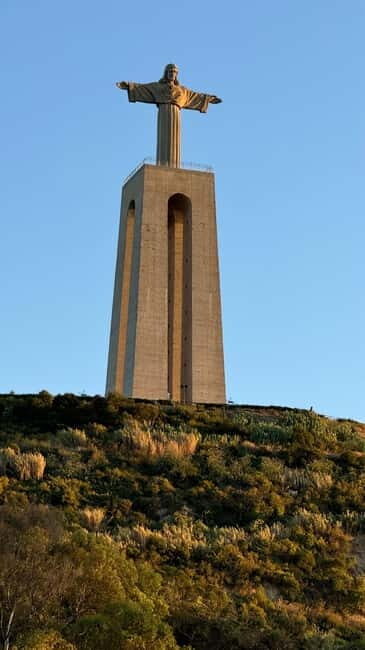 Lisbon On a Sailboat - Cultural Facts and Sailing Experience - The Value of This Experience