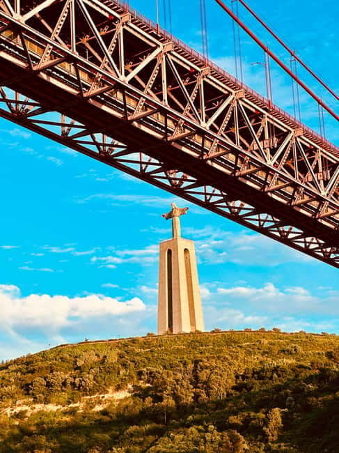 Lisbon On a Sailboat - Cultural Facts and Sailing Experience - FAQ
