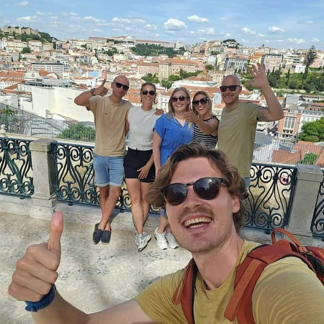 Lisbon on foot: From the hills to the river - Dutch guide - Worth the price?