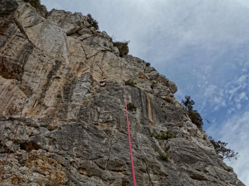 Lisbon or Sesimbra: Guided Rock Climbing Tour in Arrábida - An Introduction to Climbing in Arrábida