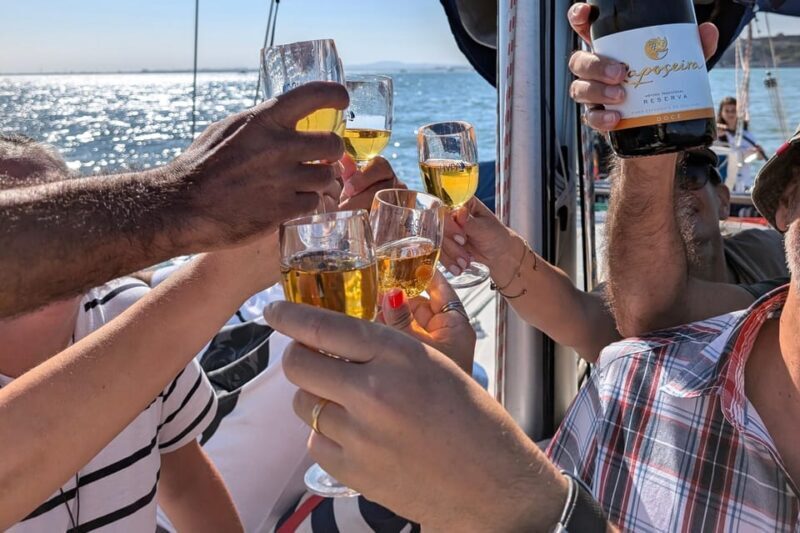Lisbon: Private Boutique Boat Tour  Sail in Style - FAQ