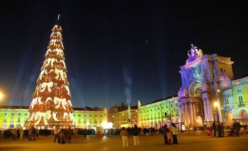 Lisbon: Private Christmas Lights Tour by Tuk-Tuk - Detailed Breakdown of the Itinerary