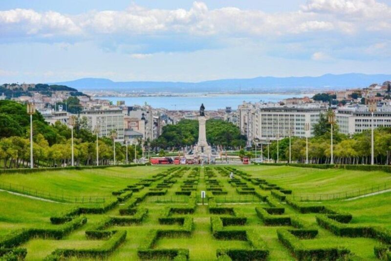 Lisbon: Private full Day Sightseeing tour by tuk-tuk. - FAQ