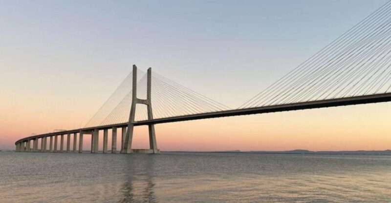 Lisbon: Private Gastronomic Tour Duas Pontes - Key Points