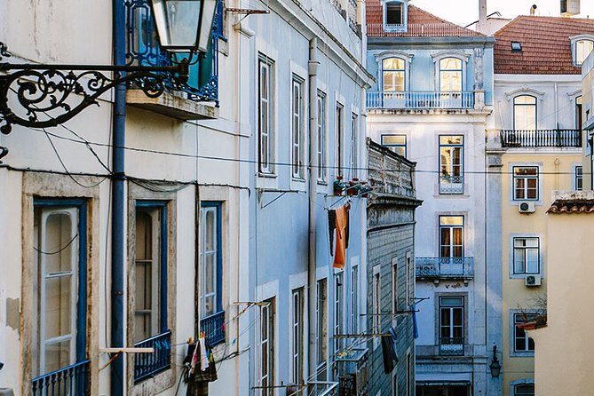Lisbon: Private Guided Electric Tuk Tuk Tour with Tastings - Summary of the Experience