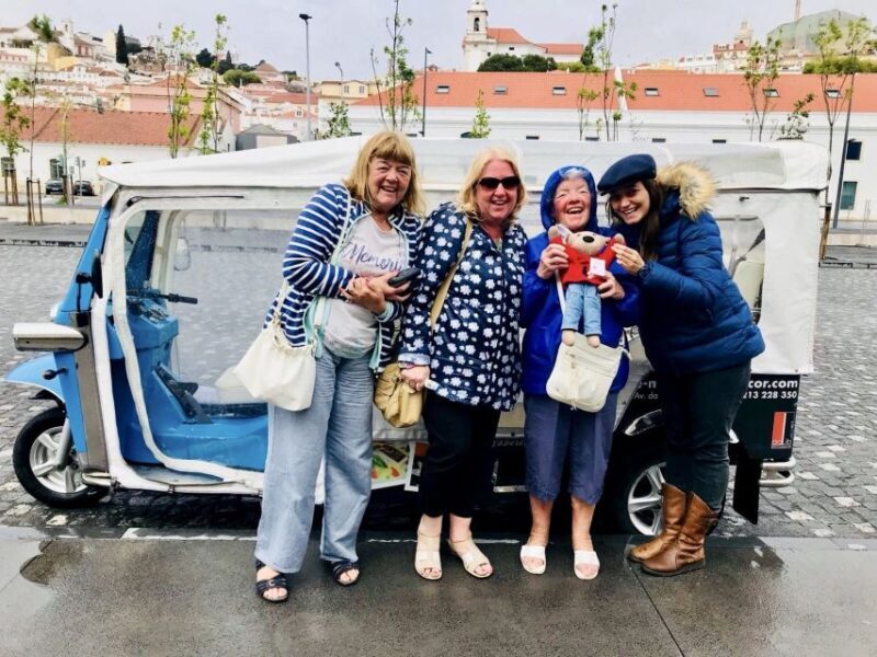Lisbon: Private Guided Tour of Historical Center by Tuk Tuk - Stops Worth Mentioning