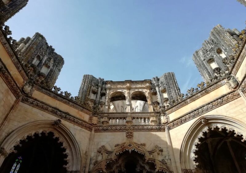 Lisbon: Private Guided Tour of Tomar, Batalha, and Alcobaça - Transportation and Group Size
