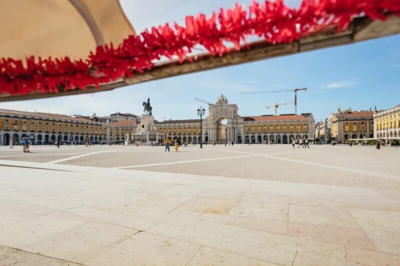 Lisbon: Private Guided Tuk-Tuk Tour with Hotel Pickup - Key Points