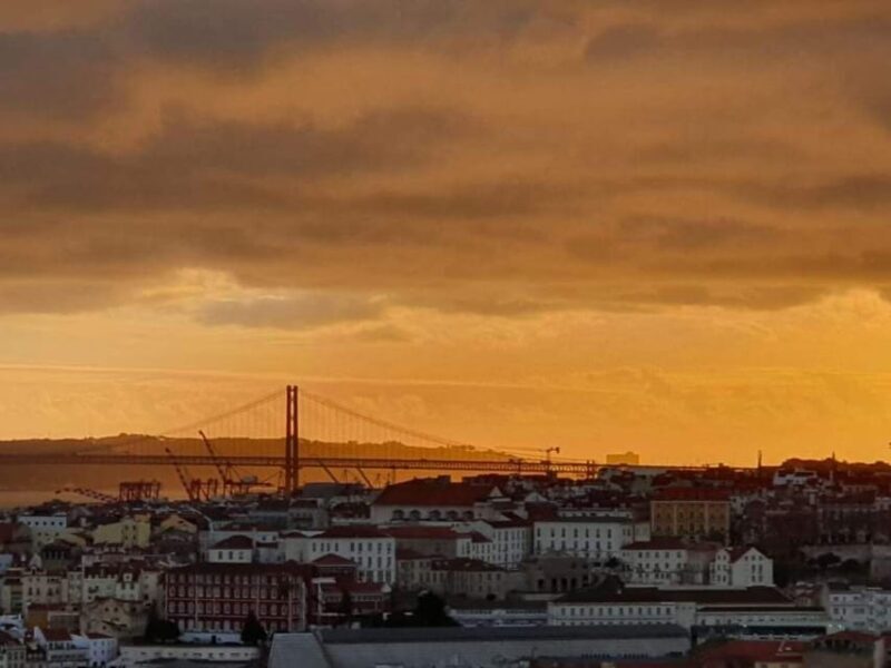 Lisbon: Private Highlights Tuk-Tuk Tour with Tapas and Wine - An Authentic, Scenic Ride through Lisbon’s Streets