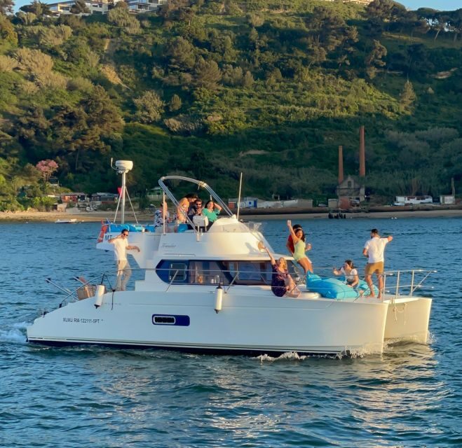 Lisbon: Private Luxury Catamaran Tour with Welcome Drink - Discover Lisbon’s Waterways from a Different Angle