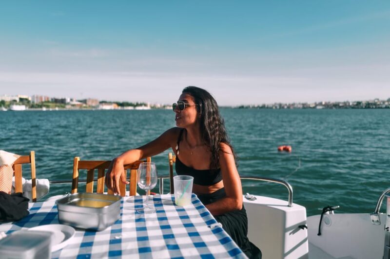 Lisbon: Private Luxury Catamaran Tour with Welcome Drink - The Experience on the Water